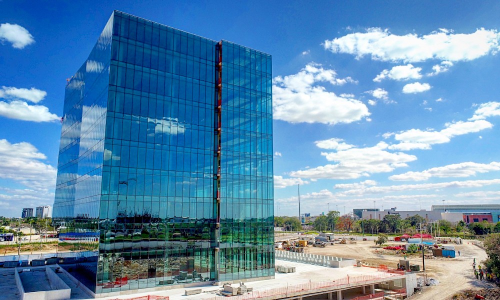 Oficinas en Vía Montejo, mod. Torre Uno - Mudarse a Mérida